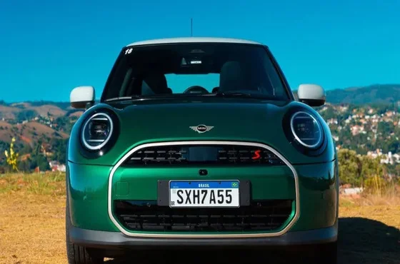 Mini Cooper S 2024: Desempenho e Estilo